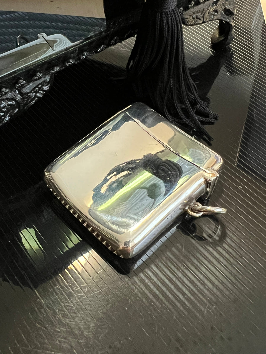Sterling silver vesta case – Bilkey & Co